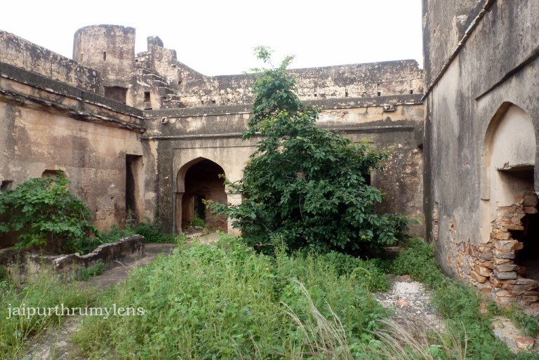 Achrol Fort | A sad state – JaipurThruMyLens