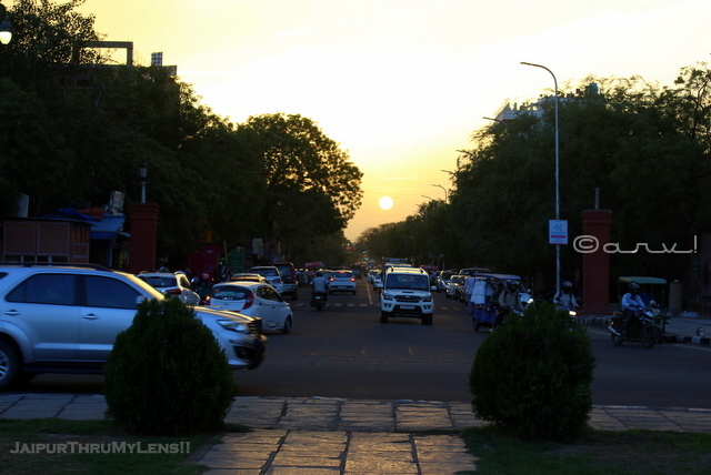 An Evening At Statue Circle In Jaipur – JaipurThruMyLens
